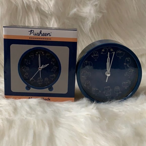 Pusheen | Wall Decor | Pusheen Cat Alarm Clock And Hanging Wall Art ...